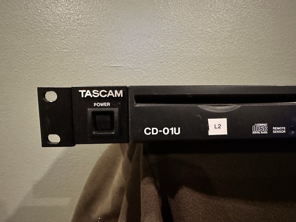 Tascam CD-01U Professional Rackmount CD Player 2-Channel | eBay