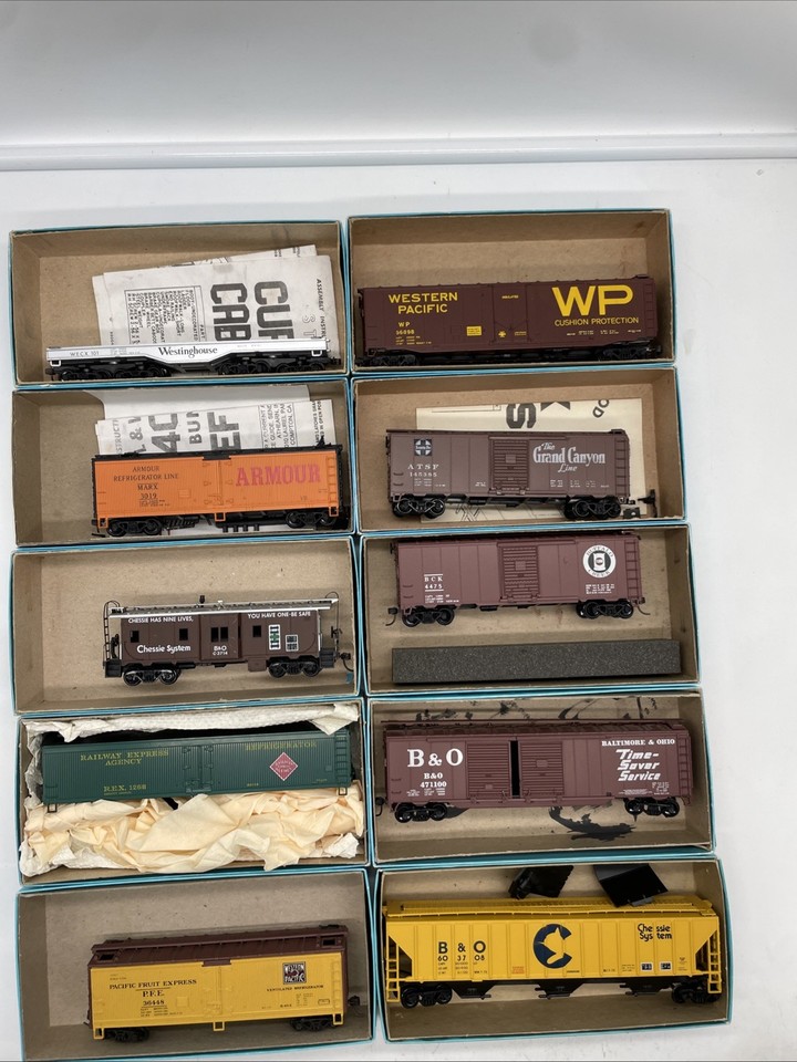 Lot Of 10 HO SCALE ATHEARN Blue Box Cars All Complete Various Types And ...