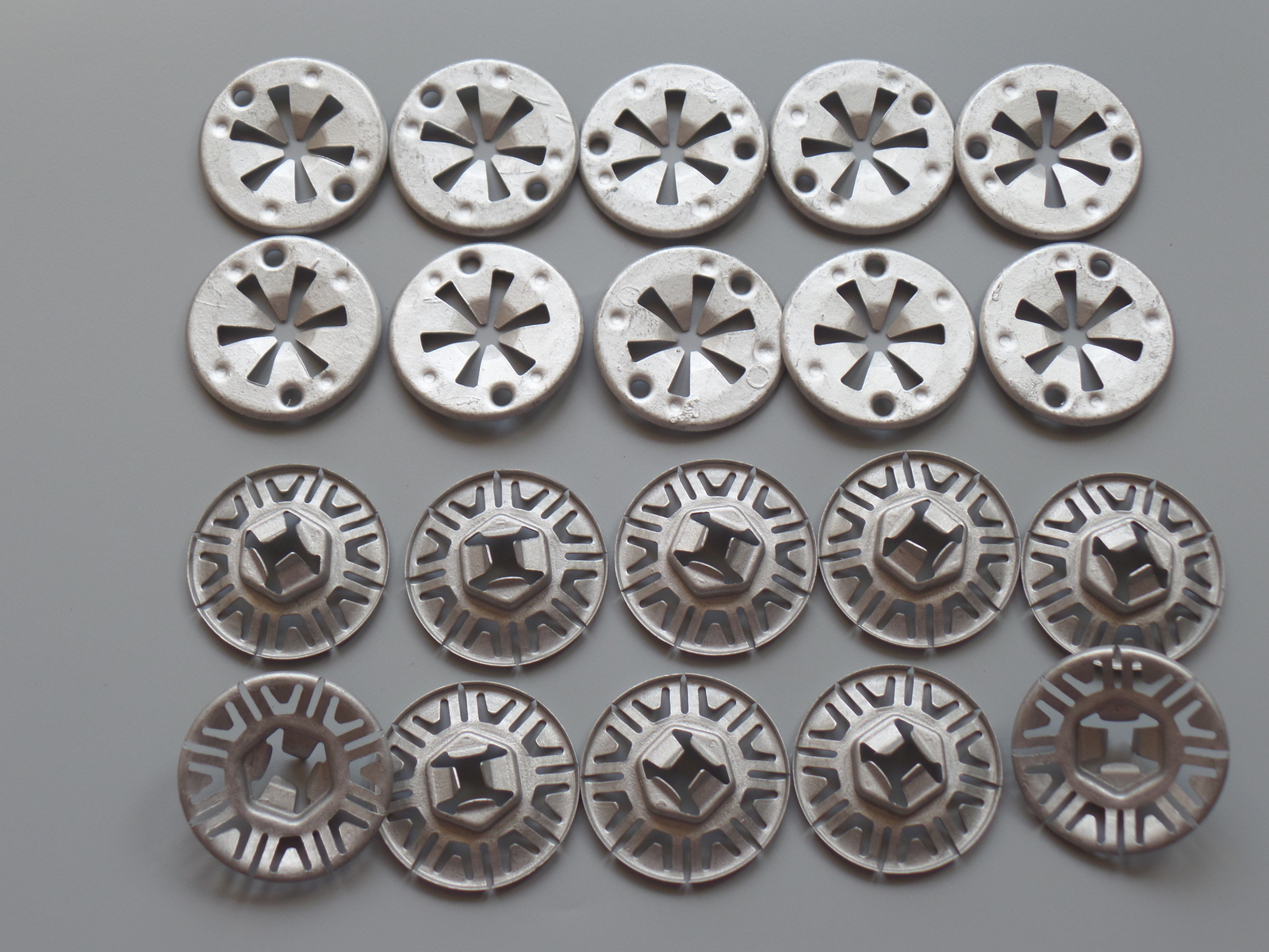 20x Klemmscheibe Motorabdeckung Hitzeschutzblech für Audi VW Skoda Seat ...