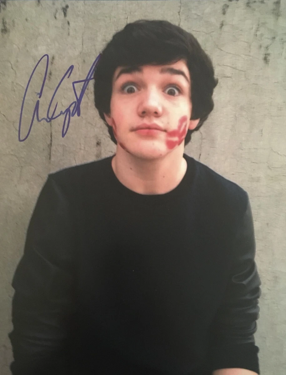 Aaron Carpenter Vine