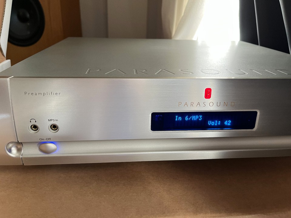 Parasound Halo P7 7.1 Pre-amplifier mint with racking ears, manual ...