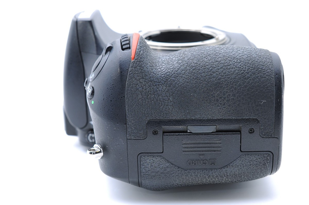 Near Mint Nikon D810 36.3MP Body Digital SLR Camera w/ Strap Near Mint Nikon D810 36.3MP Body Digital SLR Camera w/ Strap