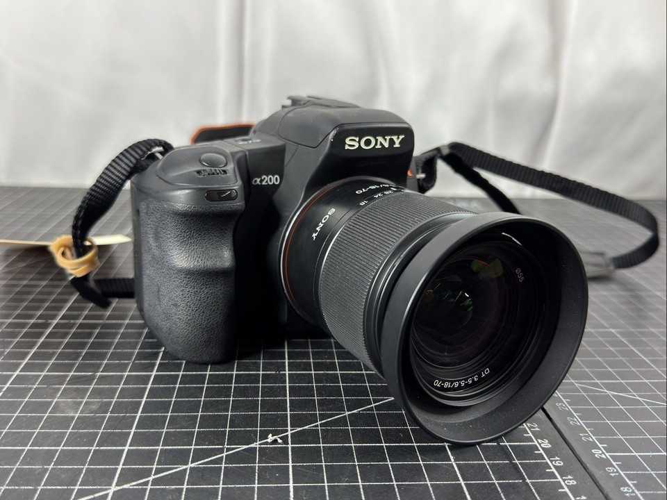 Sony Alpha a200 (DSLR-A200) 10.2MP (APS-C) DSLR Camera w/ 18-70mm f/3.5 ...