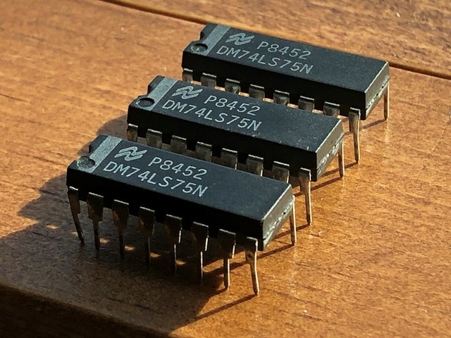 7475 4-Bit Bistable Latch Three for $4.44 | eBay