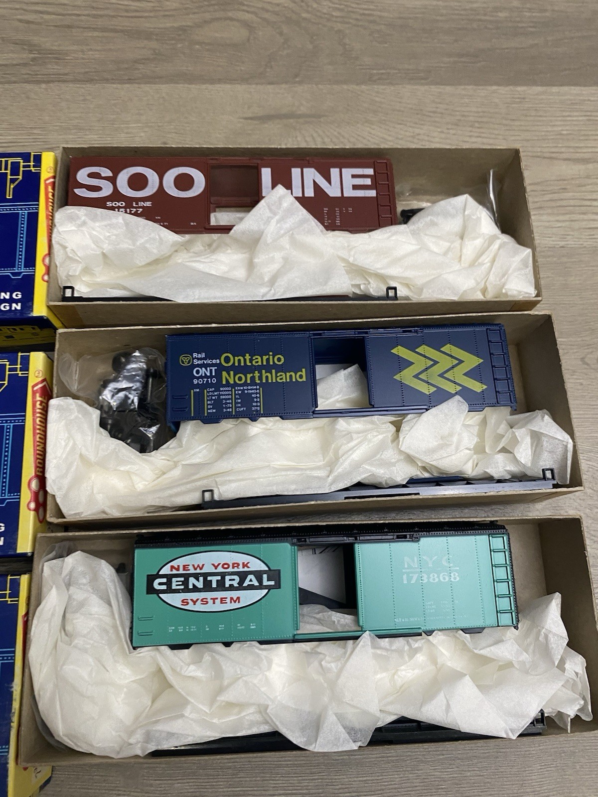 (3) Roundhouse Products HO Scale Trains 40’ Box Car Kit | eBay