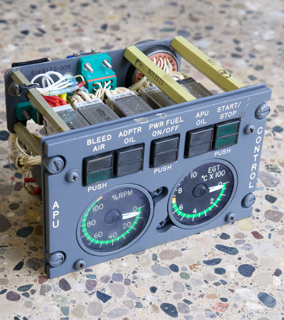 Jet Challenger 1982 CL 600 APU Controller Switches and Gauges 600-51158 ...