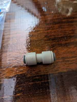 ONE (1) John Guest 5/16 PF Equal Fitting Straight Tube Connector ...