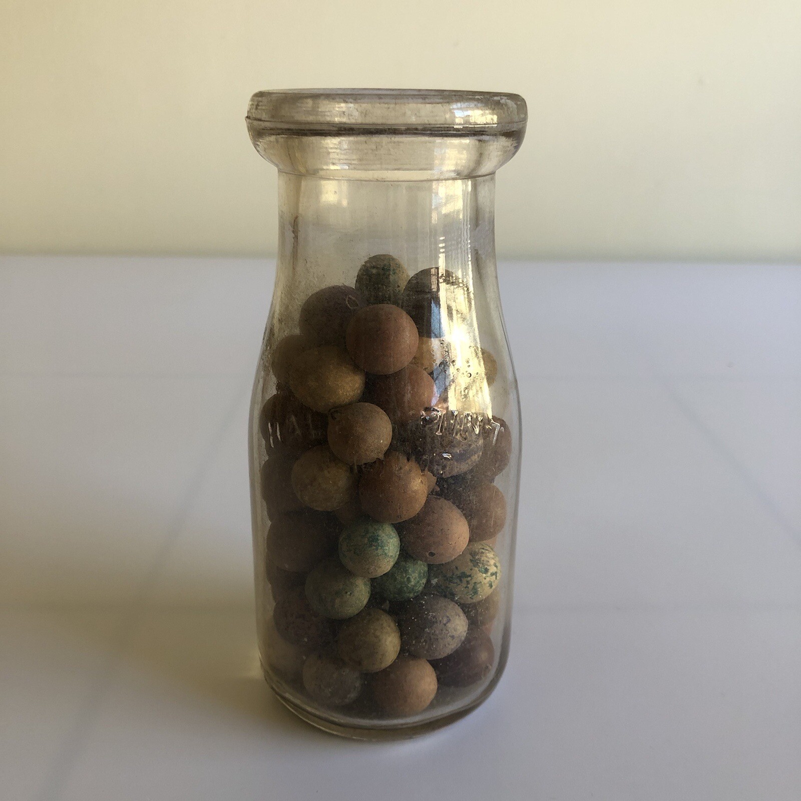 ANTIQUE CLAY MARBLES IN GLASS DAIRY MILK BOTTLE VINTAGE MARBLE LOT | eBay