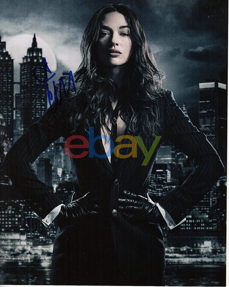 Crystal Reed Gotham NEW YORK OCTOBER 8: (L R) Jessica Lucas, Crystal