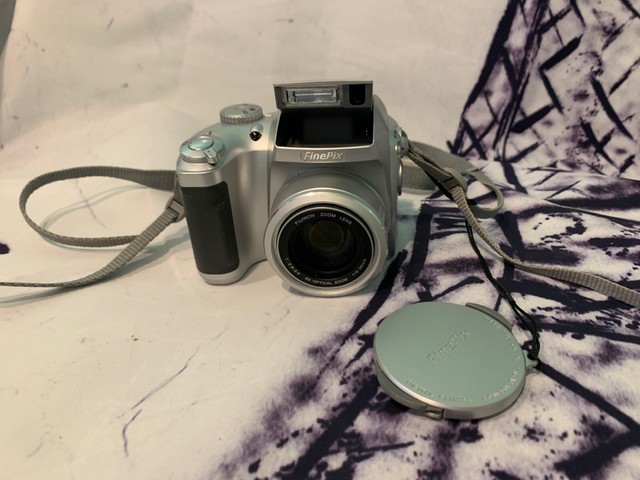 Fujifilm 3800 / S304 3.2MP Digital Camera for sale online | eBay