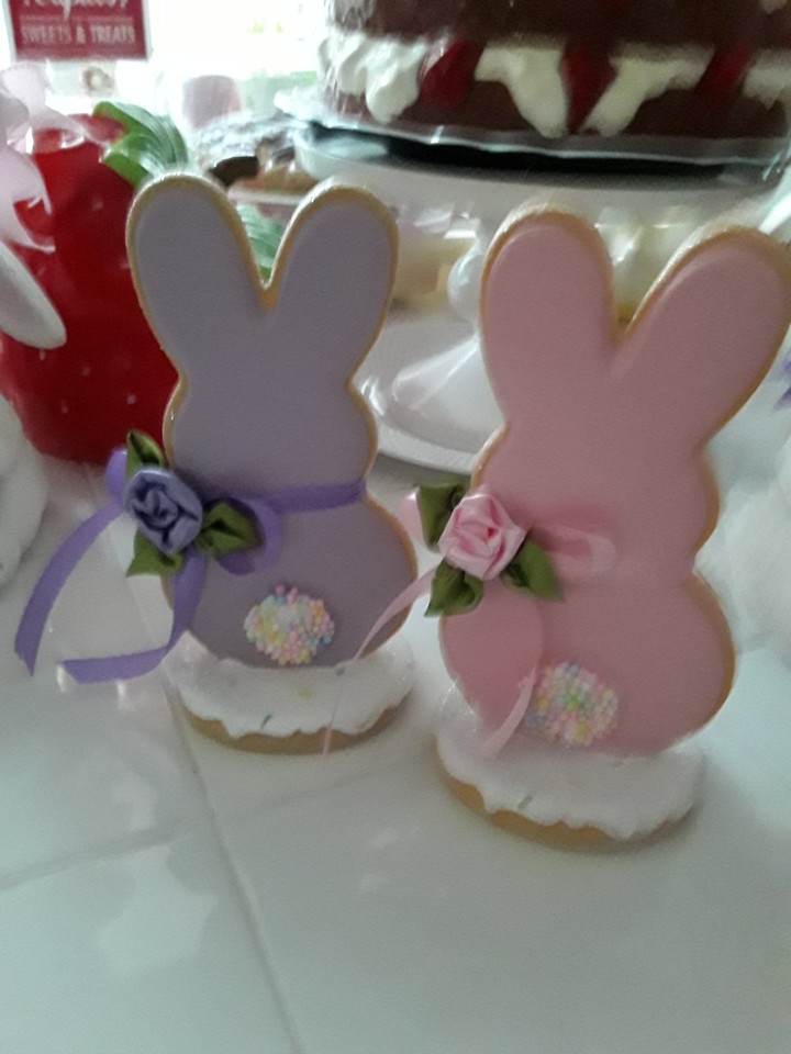 SWEET PINK ICING AND SPRINKLES CHUBBY BUNNY RABBIT EASTER COOKIE | eBay