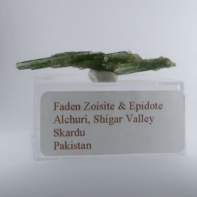 Tabular / Faden Epidote crystals from Alchuri, Skardu, Pakistan | UK ...