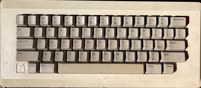 1984 Apple MacIntosh Computer, 128K, with Mouse, Keyboard, Disks ...