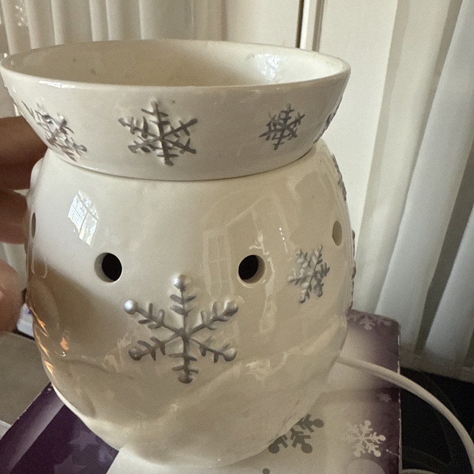Scentsy Snow Day - Full Size Warmer - Snowman Snow Flakes - Retired ...