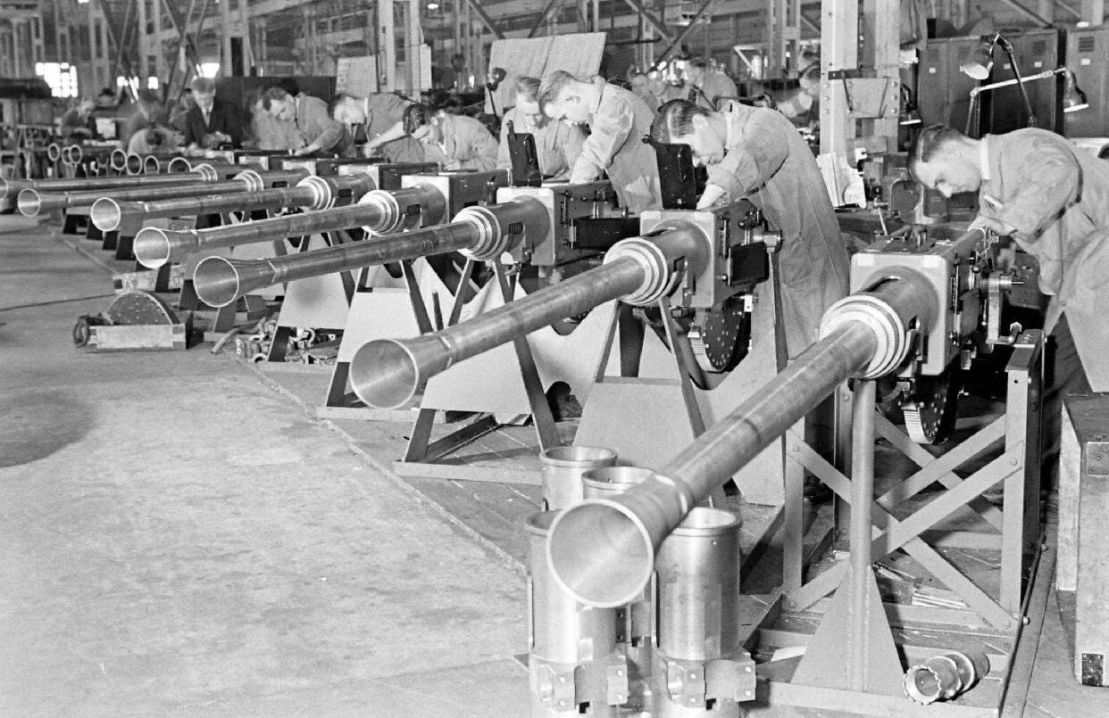 WW2 WWII Photo World War Two / British War Production UK Factories at ...