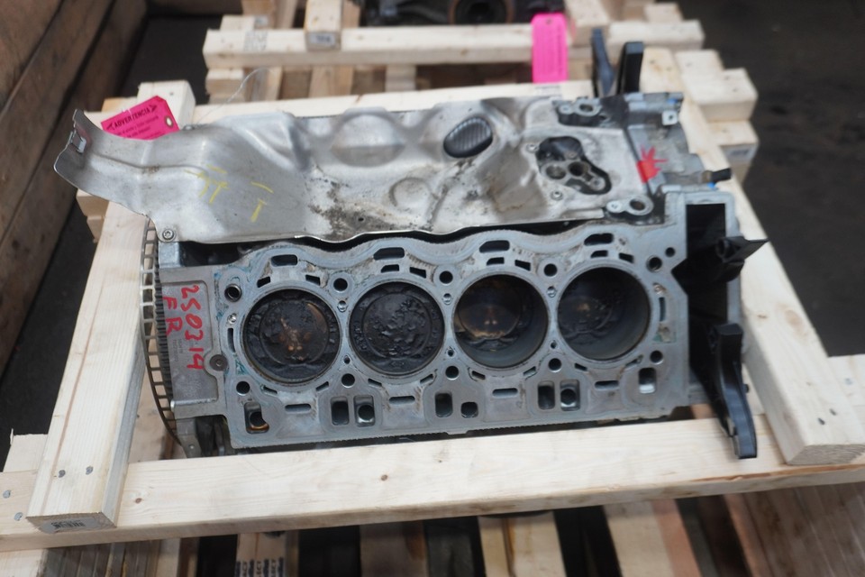 4.4L Twin Turbo S63 Engine Motor Short Block OEM 11000003182 BMW M5 18 ...