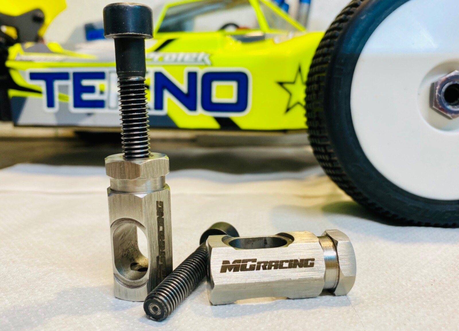 MGracing Driveshaft Pin Replacement Tool RC mugen,xray,Tekno Sworkz 1/8 ...