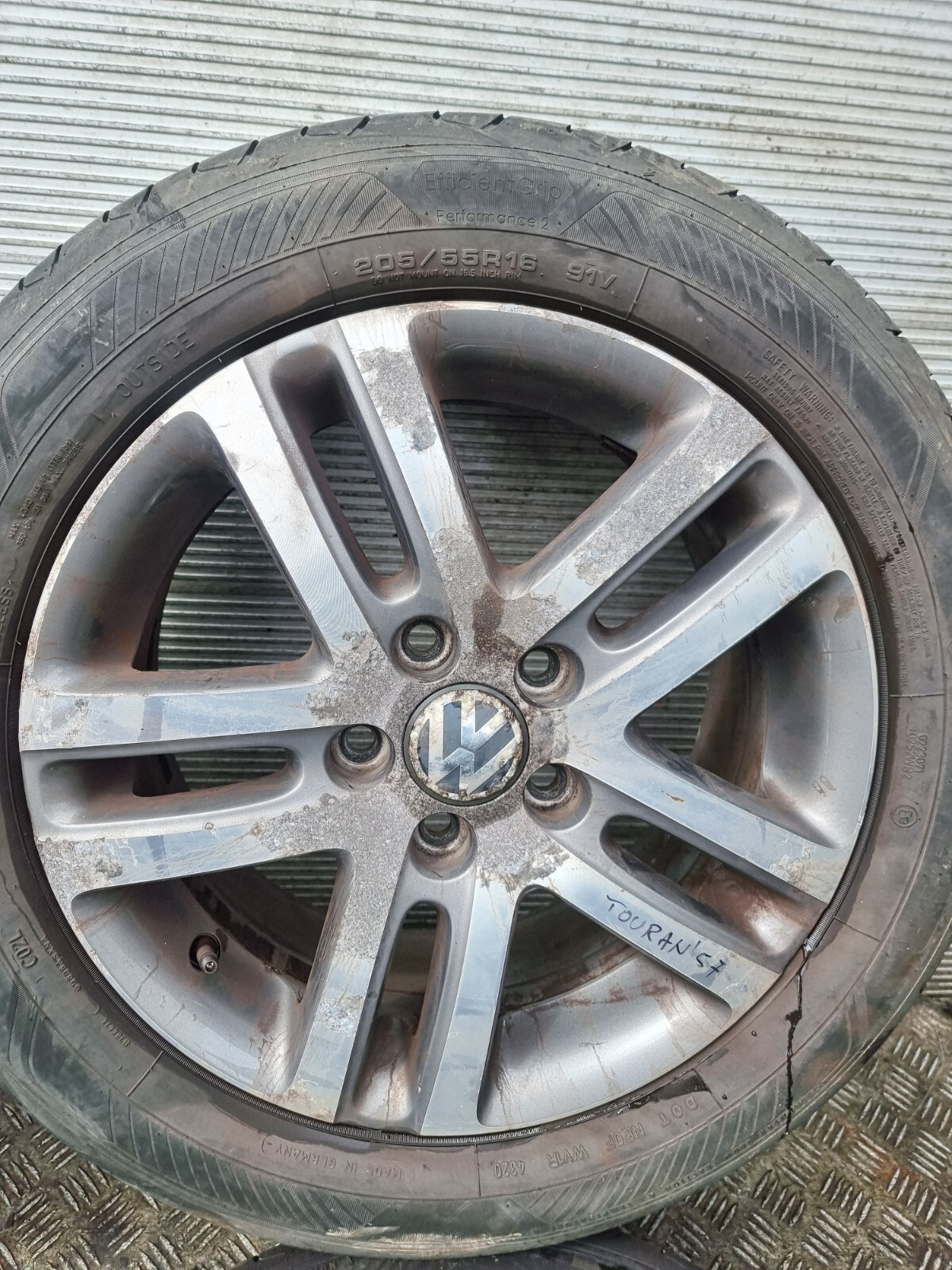 VW TOURAN 2007 ALLOY WHEELS 6.5Jx16H2 ET50 SET OF 4 WITH TYRES 205/55 ...