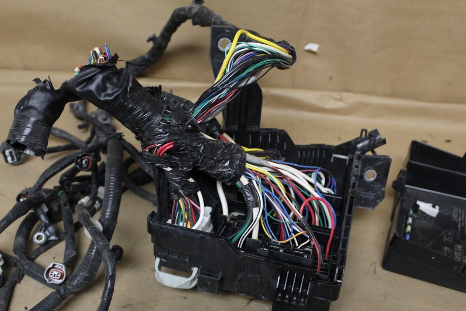 2019 2020 SUBARU ASCENT ENGINE BAY FUSE RELAY BOX OEM | eBay