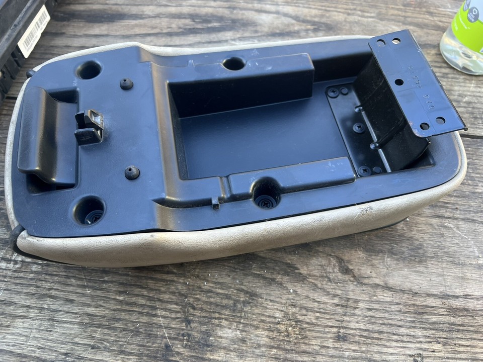 2006-2010 Hummer H3 H3T BEIGE TAN Front Center Console Lid Armrest OEM ...