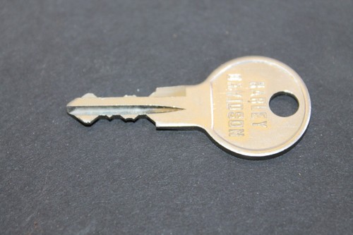 Harley Davidson Key OEM 71583-85 #067 XL FX Panhead Shovelhead | eBay
