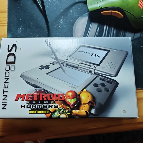 Nintendo DS Bundle with Metroid Prime Hunters: First Hunt Demo - CIB In ...