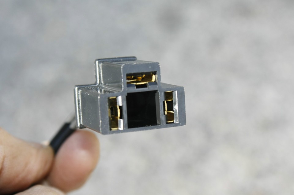 MOTORCYCLE HEADLIGHT Female 3 PRONG Three WIRE CONNECTOR W/ PIGTAIL ...