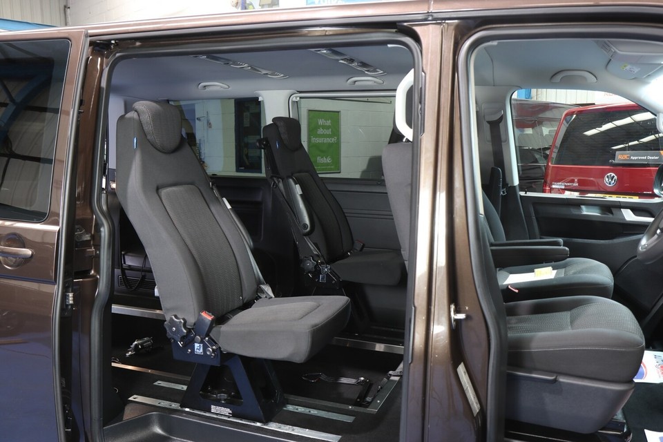 VW TRANSPORTER SHUTTLE 150 DSG AUTO Wheelchair Accessible Vehicle Low ...