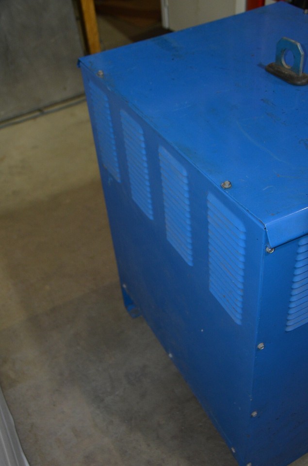 Gould Ferrocharger Forklift Charger 18 Cell LA Battery 36V 3PH GFC-18 ...