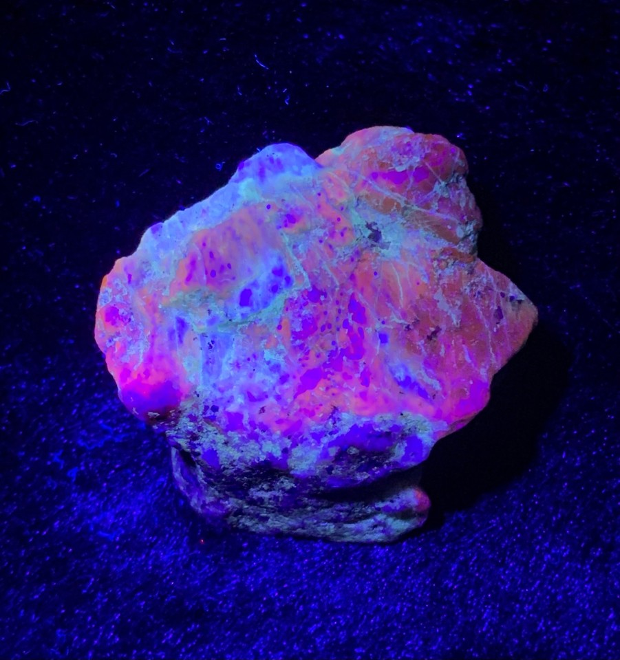 Natural Fluorescent Green Hauyne Specimen from Afghanistan_23 Gm | eBay