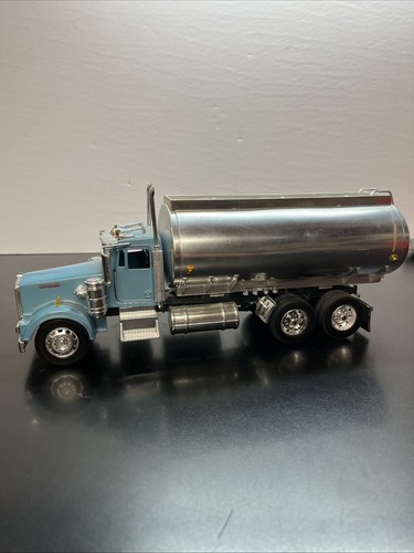 New Ray Peterbilt Tanker Truck 1:32 Scale Diecast Car Carrier D11 | eBay