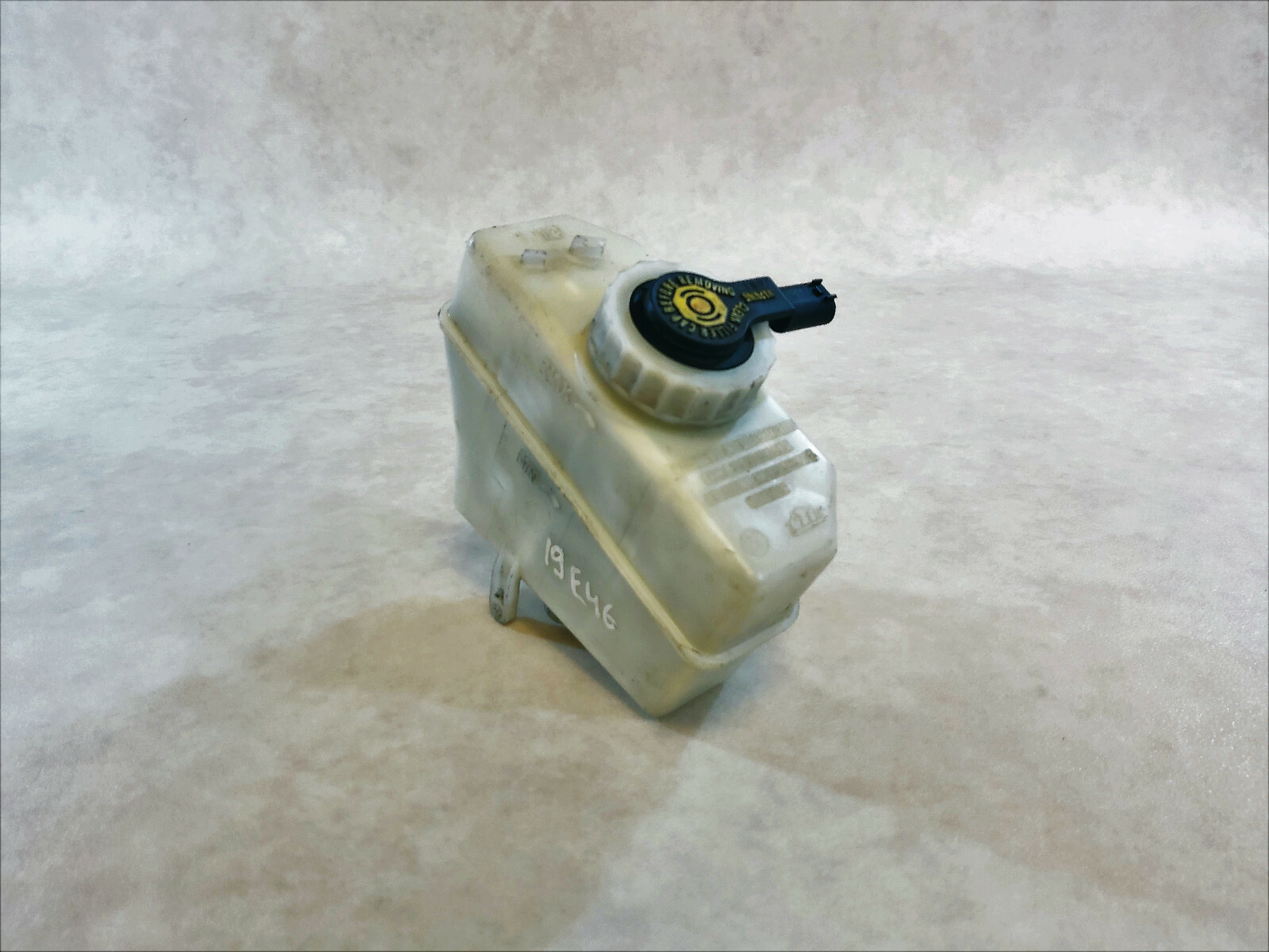 OEM BMW 3 Series E46 EXPANSION TANK with warning switch Brake Fluid ...