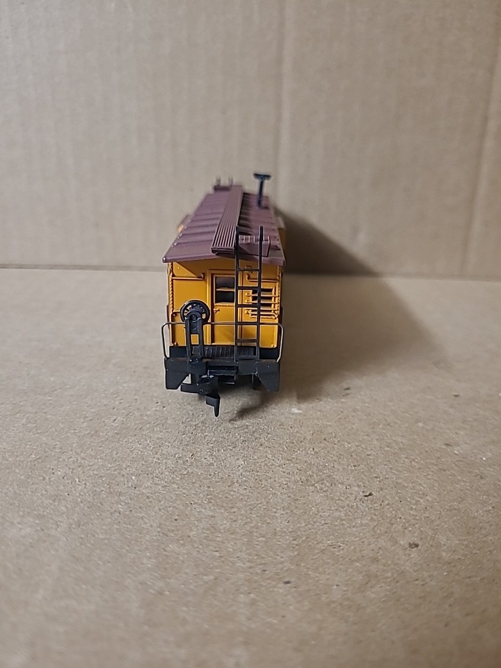 Athearn HO Scale Southern Pacific /Undecorated One Side Bay Window ...