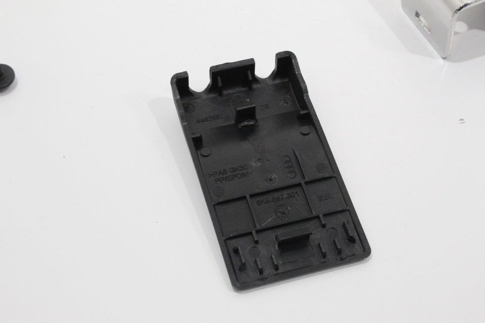 Audi A4 Allroad 8K B8 Avant Child Seat Top Tether Anchor Point New ...