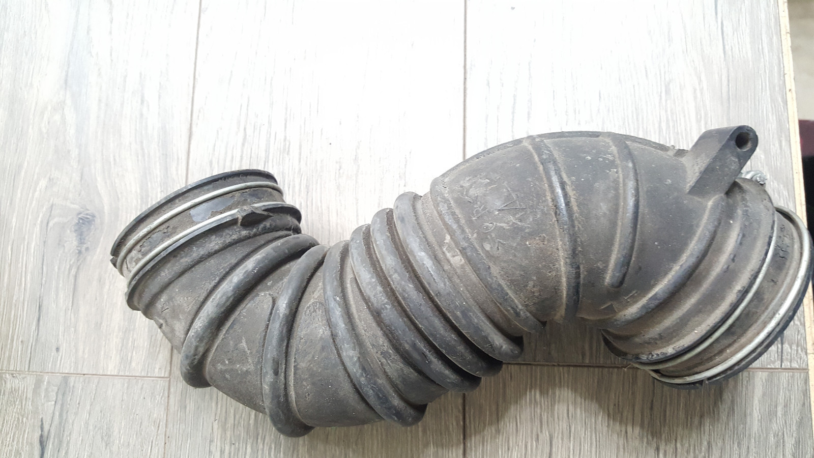 2003-2007 toyota matrix air flow hose 17881-22080 oem d20 | eBay