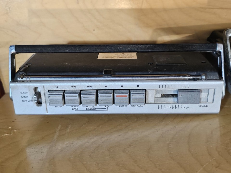 Lot (2) Vintage Realistic Minisette-10 Radio & Cassette Recorders Model ...