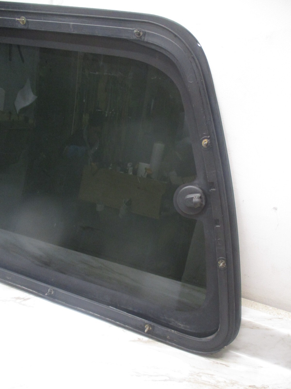 YC3Z7829710DA 00 to 05 Excursion Rear Right Quarter Glass Window POPOUT ...