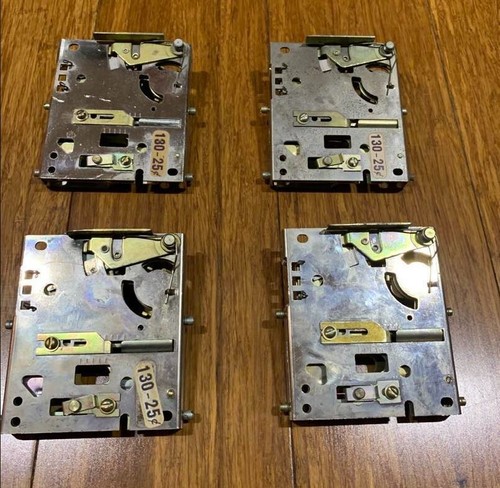 4 Very good original US 25c pinball/arcade coin mech tested & working ...
