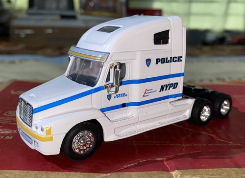 Kitbash 1/64 Freightliner Mobile Command Post NYPD NEW YORK POLICE ...