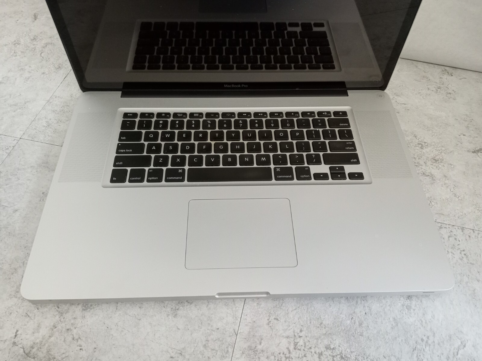 Apple MacBook Pro 17" A1297 2011 Intel Core i7 2.4GHz 4GB RAM -BOOTS ...