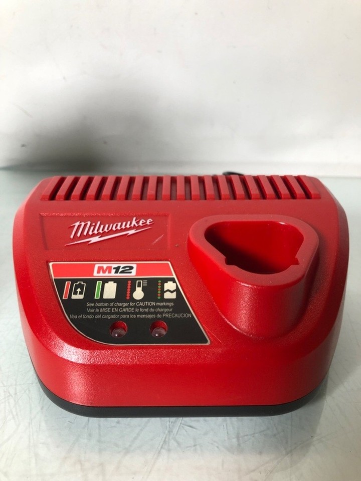 Milwaukee 2475-20 M12 12-Volt Li-Ion Compact Inflator W/ Charger NO ...