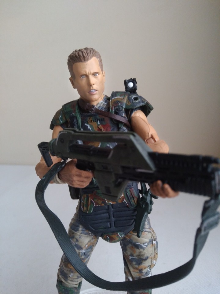 NECA ALIENS Corporal Dwayne Hicks Series 1 Reel Toys 7" Action Figure U ...