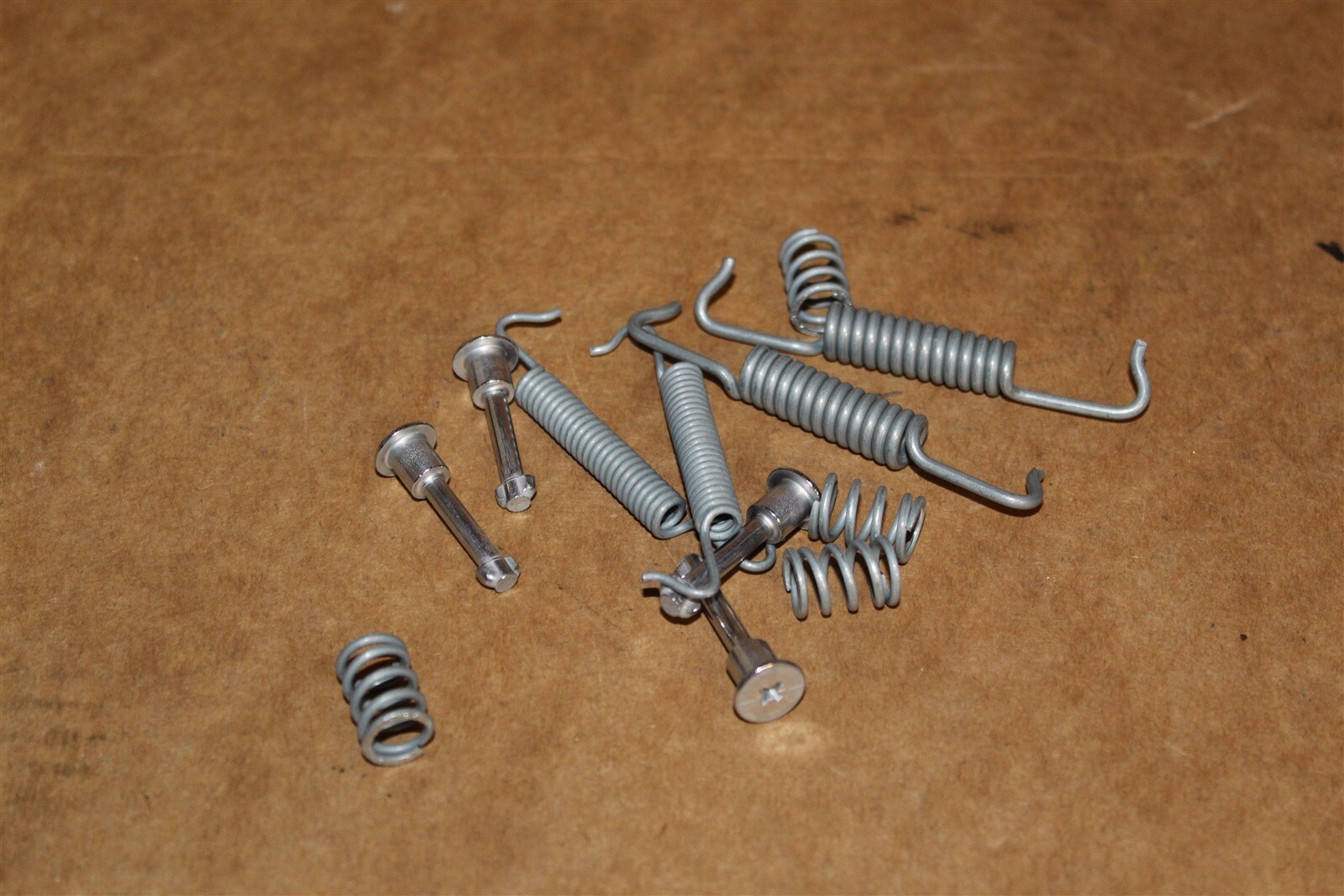 Hanbrake shoe spring kit Touareg Transporter T5 Audi Q7 7L0698545A New ...
