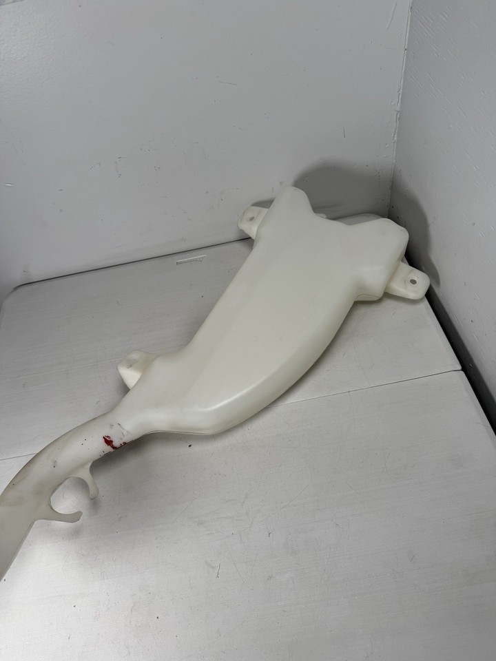2025 Freightliner CASCADIA Windshield Washer Reservoir PN; A22-78630 ...