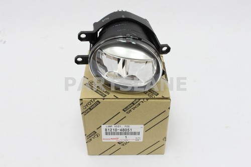 8121048051 Genuine OEM Toyota Lexus RH Bumper LED Fog Light Lamp 81210 ...