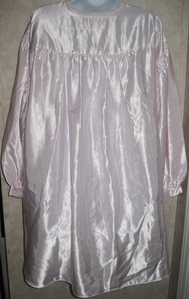 Komar pink flannel back satin embroider pleated long night gown size M ...