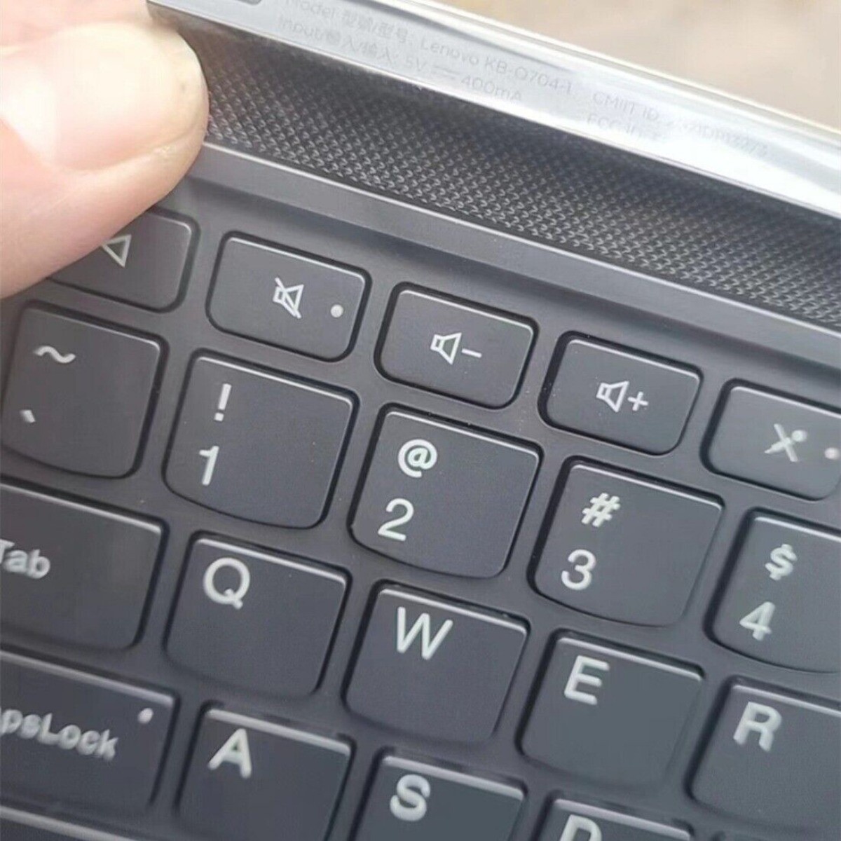 Genuine Bluetooth Magnetic keyboard For Lenovo Tablet Tab Genuine Bluetooth Magnetic keyboard For Lenovo Tablet Tab