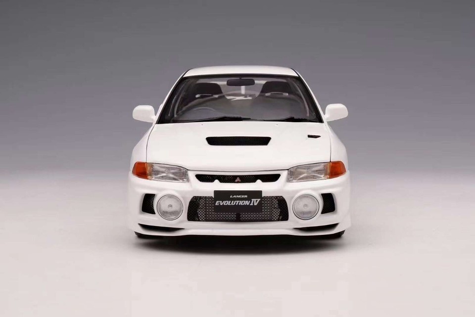 MOTORHELIX 1/18 MITSUBISHI LANCER EVO IV WITH ORIGINAL LICENSE (PRESALE ...