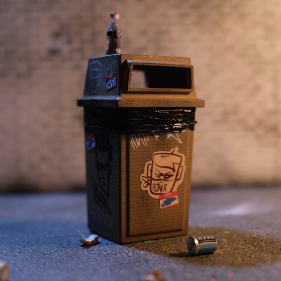 1:12 Scale Drive-Thru Trash Bin For Dioramas / Toy Display / Toy ...