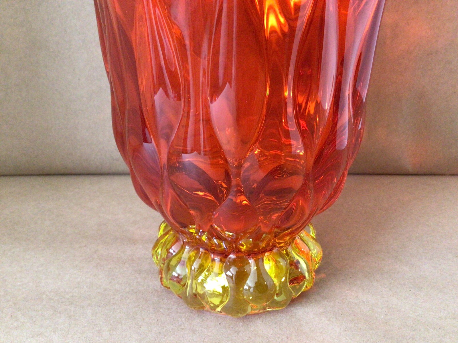 VIKING EPIC *PERSIMMON* PULLED BUBBLE 9 7/8” GLASS RUFFLE SWUNG VASE ...